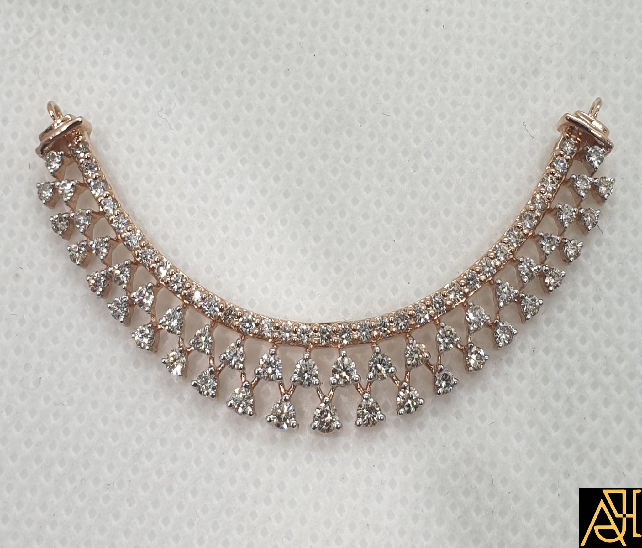 Tanmaniya diamond store